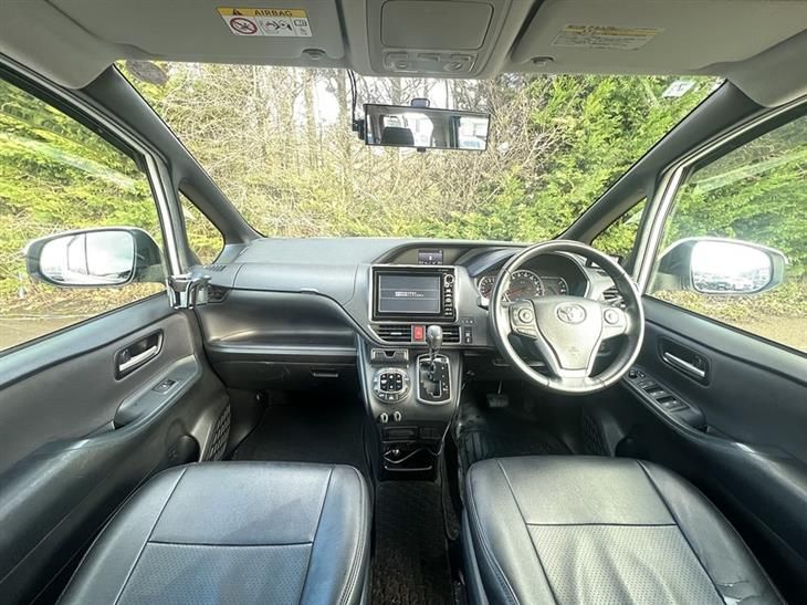 Used Toyota Voxy cars for sale - PistonHeads UK