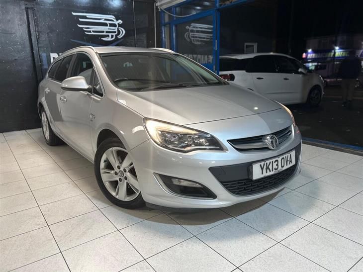 Used 2013 Vauxhall Astra cars for sale - PistonHeads UK