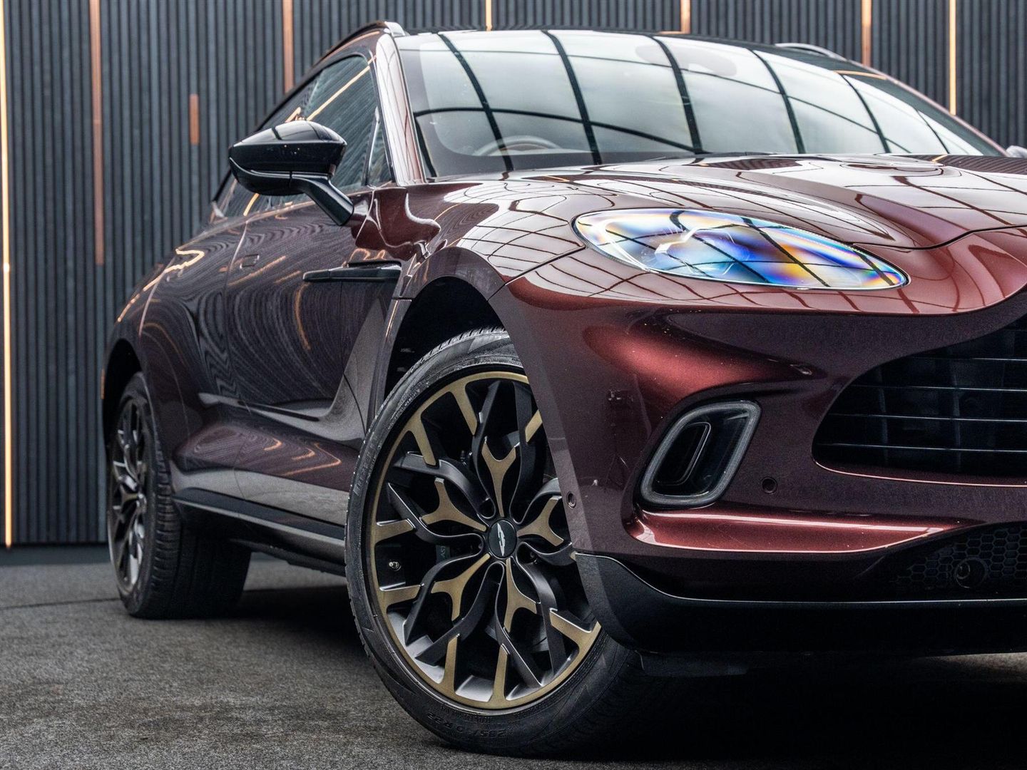 Used 2021 ASTON MARTIN DBX V8 AUTO for sale - PistonHeads UK