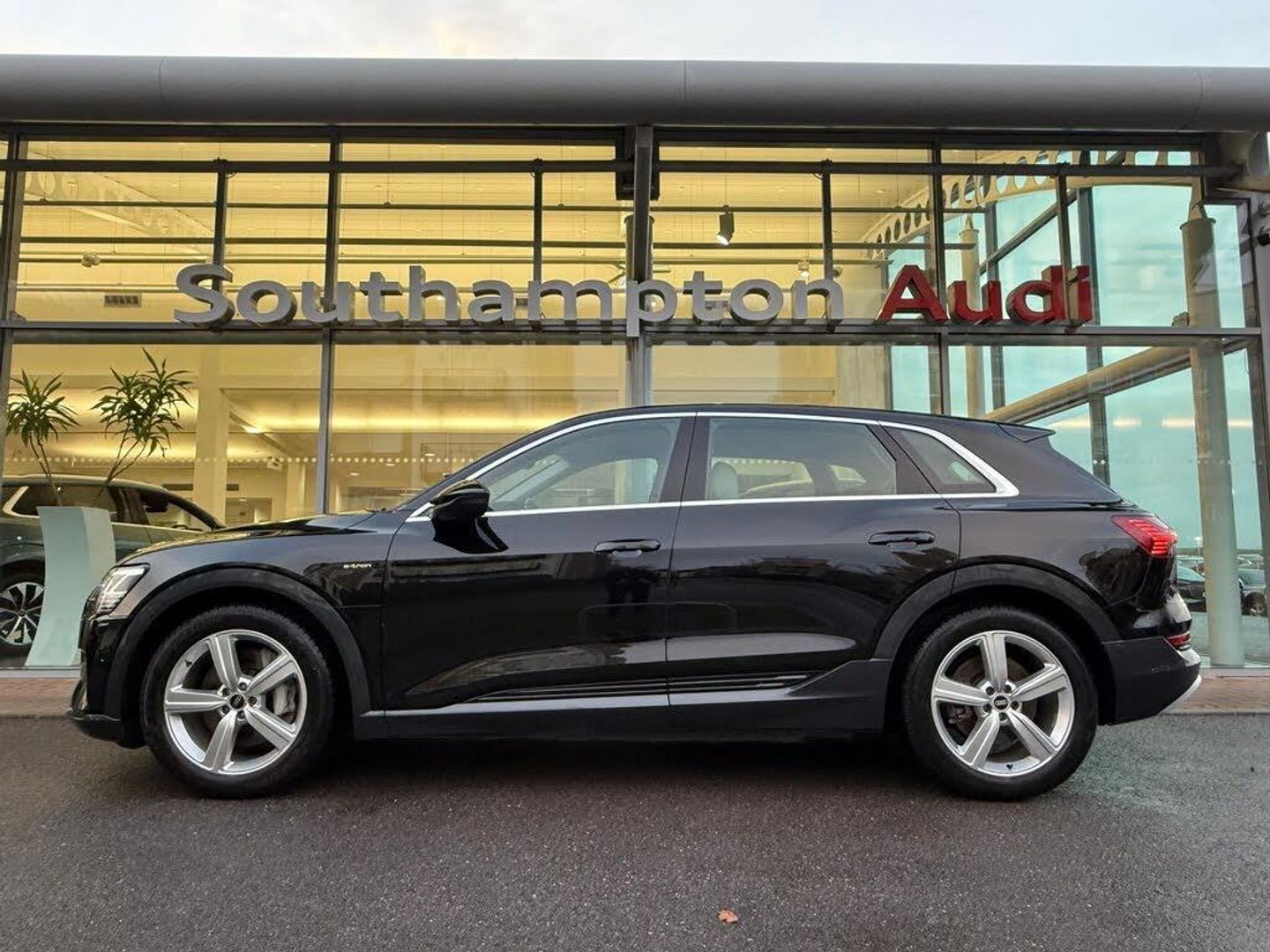Used 2020 AUDI E-TRON TECHNIK 50 QUATTRO for sale - PistonHeads UK