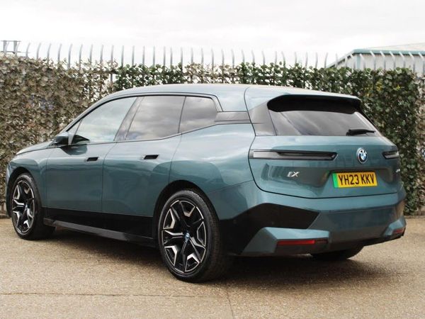 Used 2023 BMW IX XDRIVE40 M SPORT for sale - PistonHeads UK