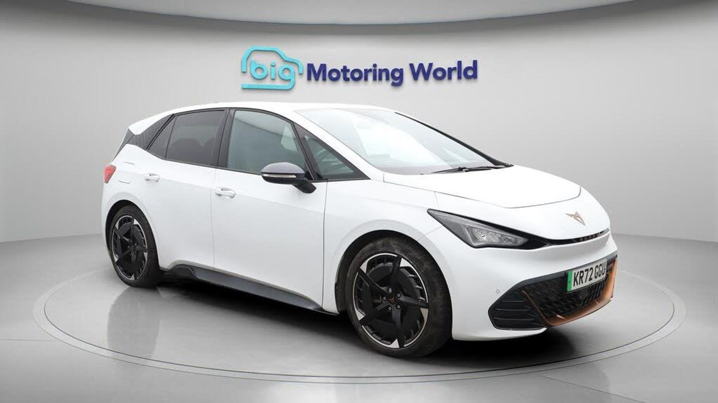 Used 2023 CUPRA BORN V3 EV for sale - PistonHeads UK
