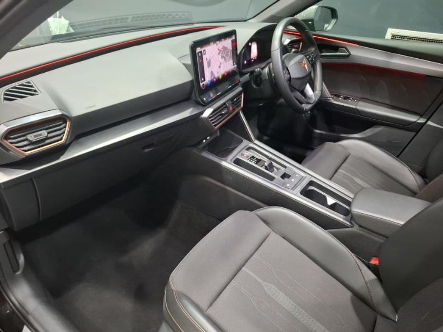 Used 2024 CUPRA LEON VZ2 DESGN EDITION PHEV SA for sale - PistonHeads UK