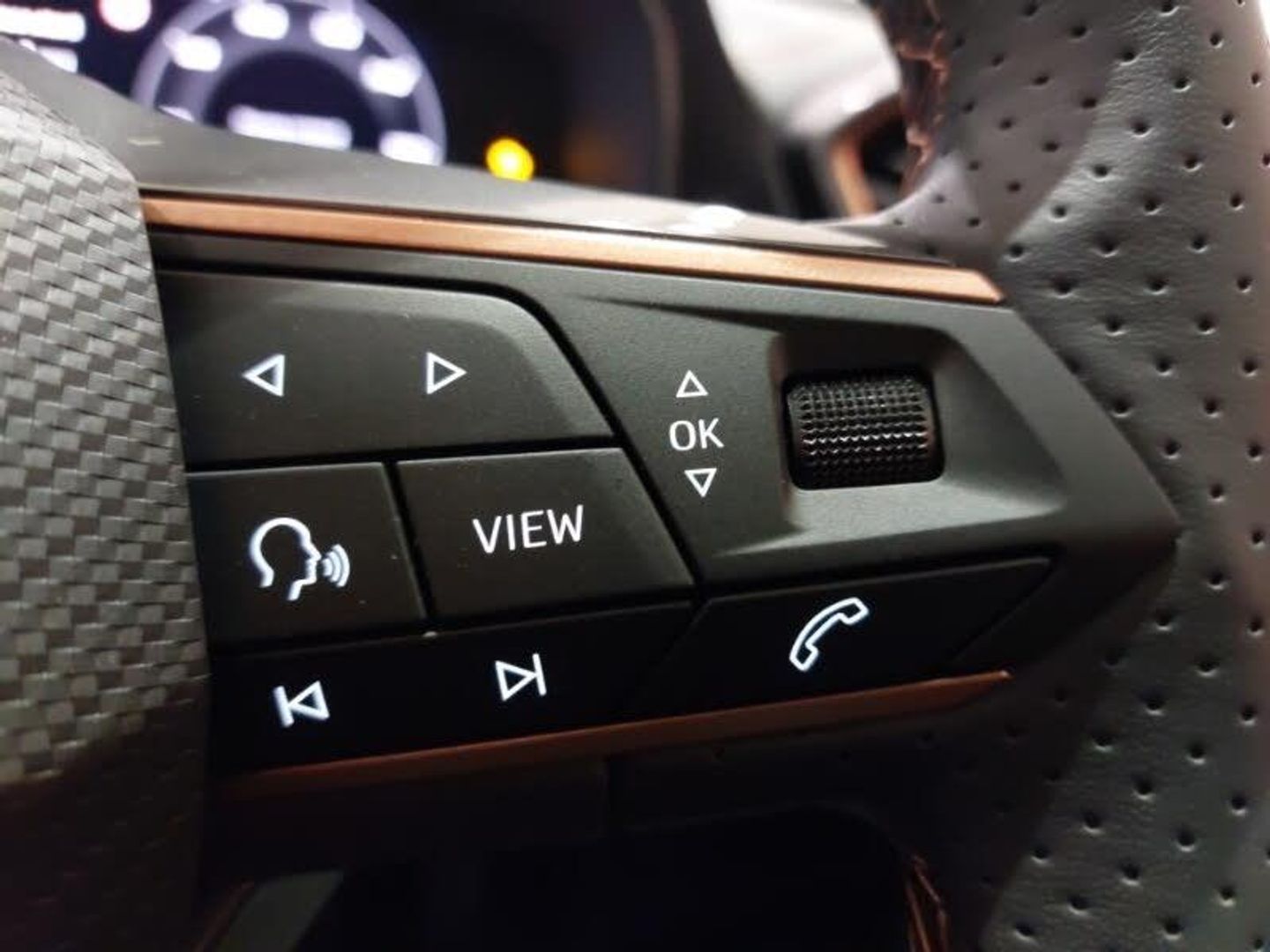 Used 2025 CUPRA LEON V2 TSI for sale - PistonHeads UK