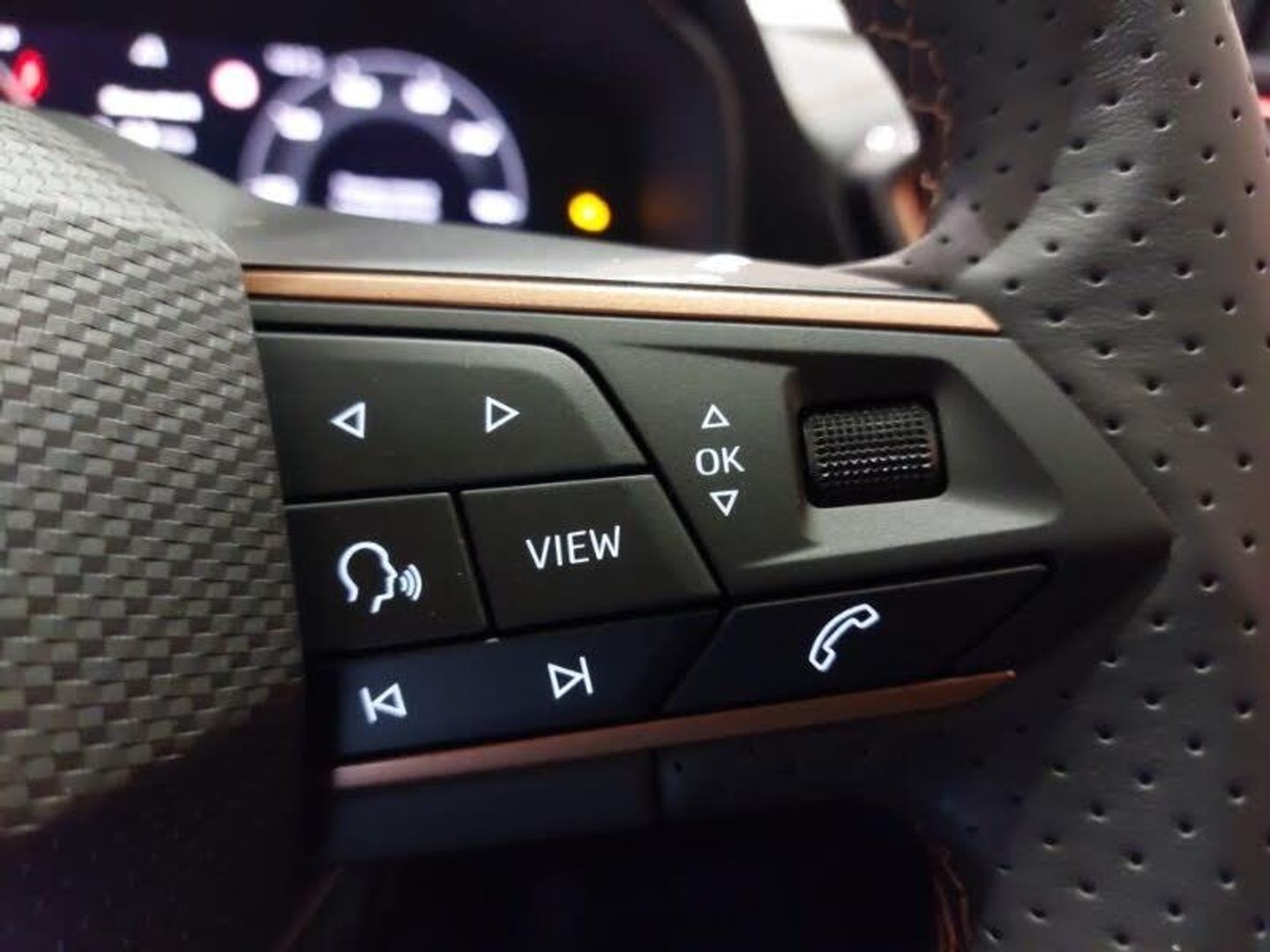 Used 2025 CUPRA LEON V2 TSI for sale - PistonHeads UK