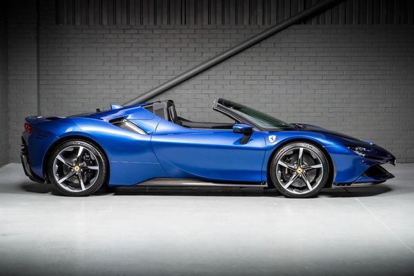 Used 2023 FERRARI SF90 SPIDER S-A for sale - PistonHeads UK