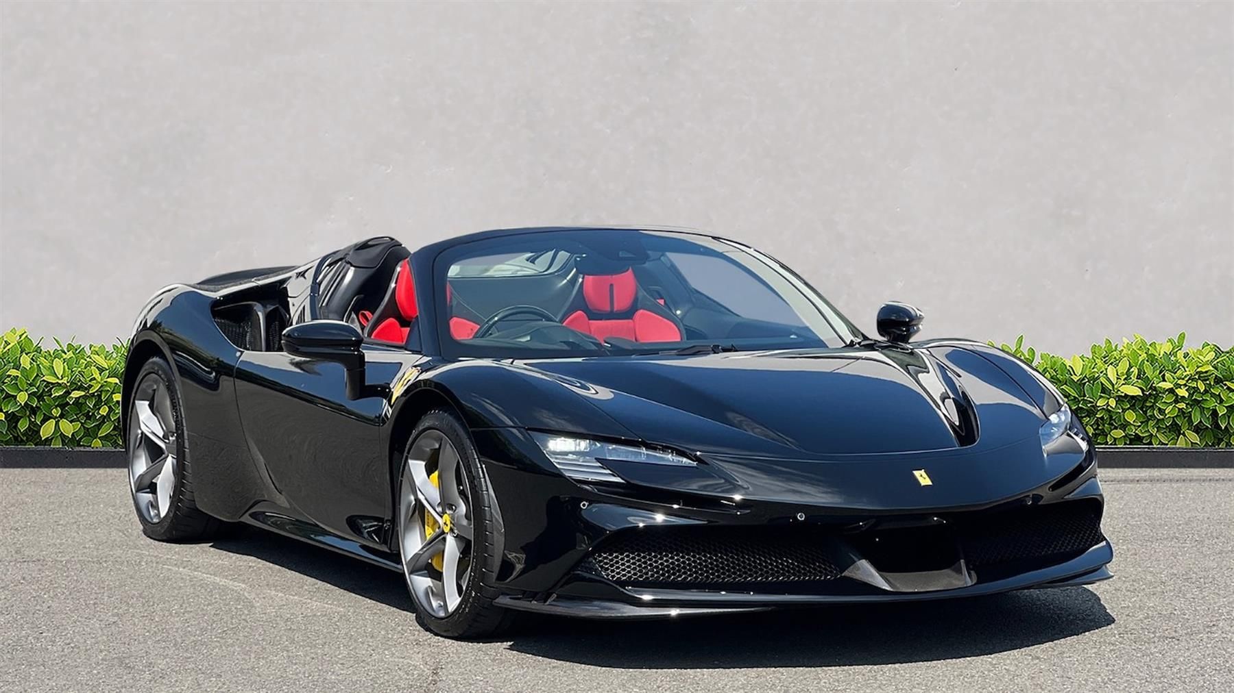 Used 2022 FERRARI SF90 SPIDER ASSETTO FIORANO SA for sale - PistonHeads UK