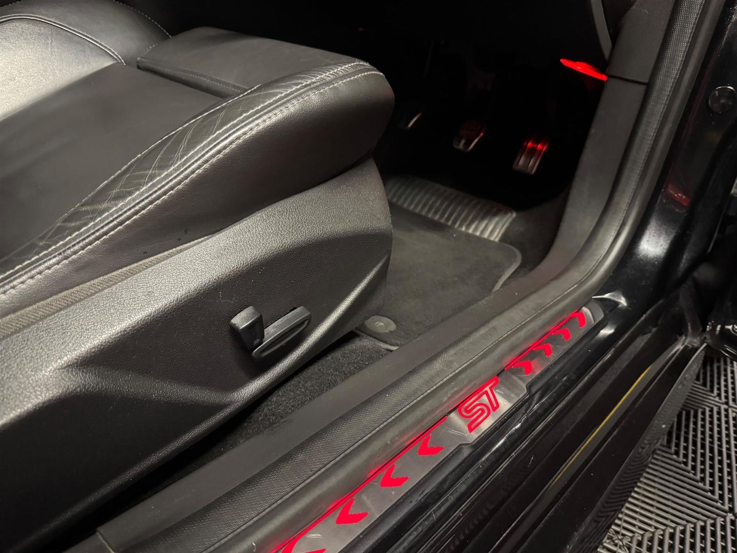 Used 2015 FORD FOCUS for sale - PistonHeads UK