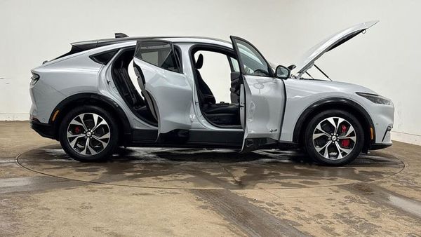 Used 2024 FORD MUSTANG MACH-E PRM EXT RNG AWD for sale - PistonHeads UK