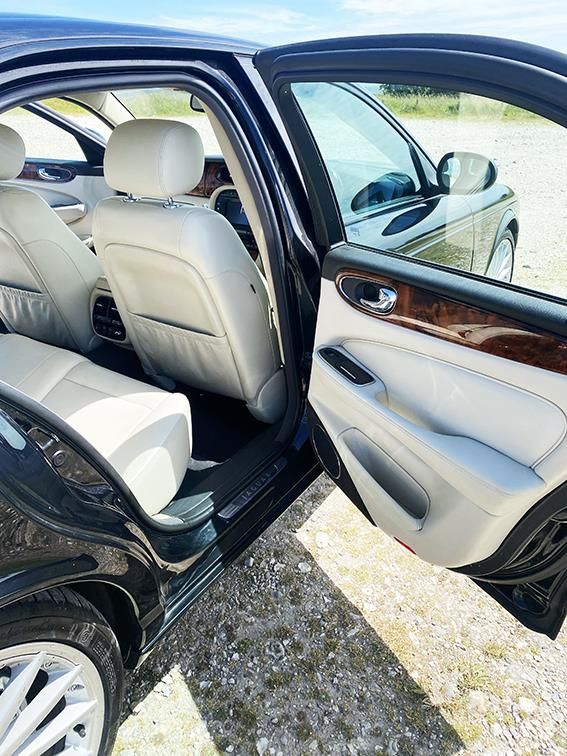 Used 2004 Jaguar XJR Supercharged for sale - PistonHeads UK