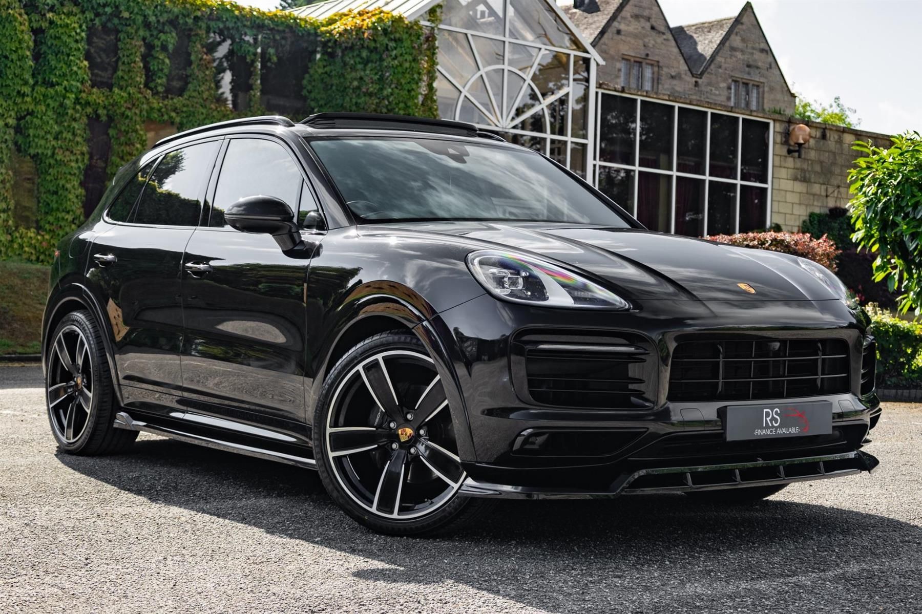 Used 2023 PORSCHE CAYENNE V6 PLATINUM ED EHYB A for sale - PistonHeads UK