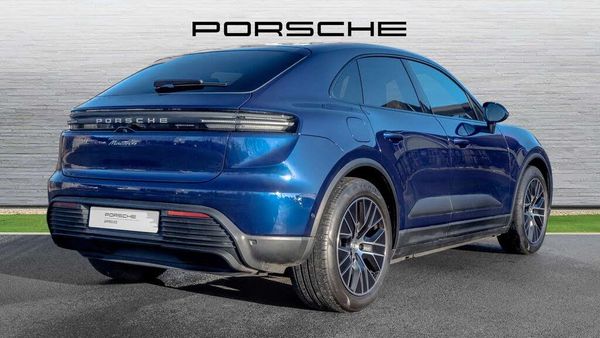 Used 2025 PORSCHE MACAN 4 ELECTRIC for sale - PistonHeads UK