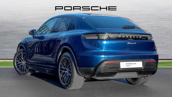 Used 2025 PORSCHE MACAN 4 ELECTRIC for sale - PistonHeads UK