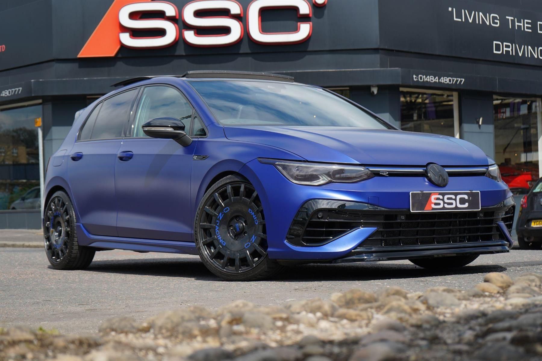 Used 2021 VOLKSWAGEN GOLF R TSI 4MOTION S-A for sale - PistonHeads UK